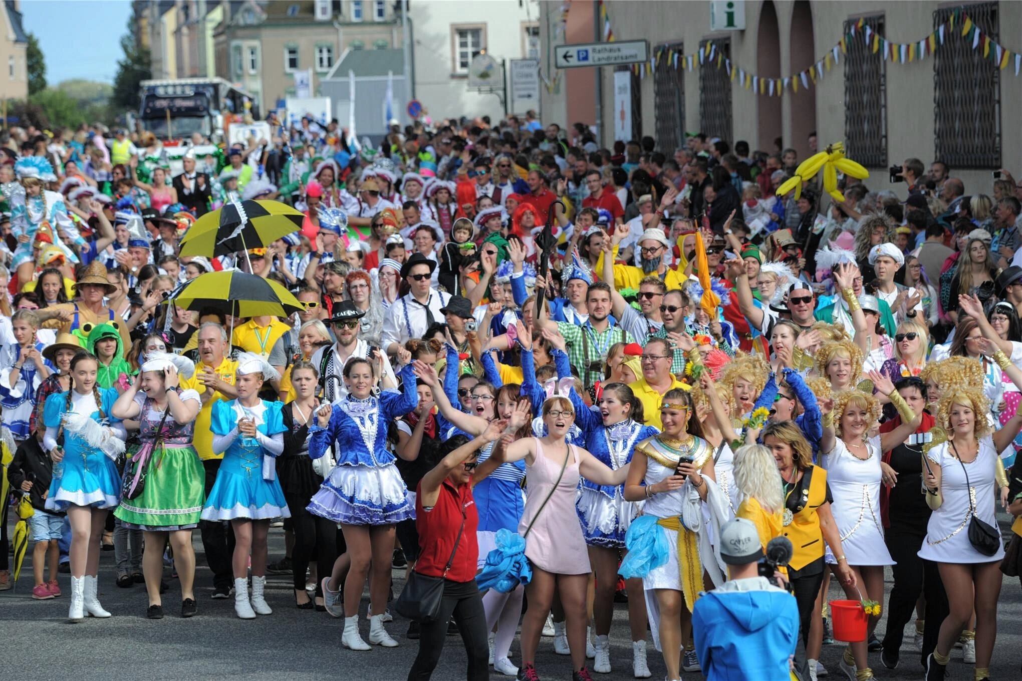 Von Lasershow über Themenmeilen bis Festumzug – acht Gründe, den Tag der Sachsen in Aue zu ...