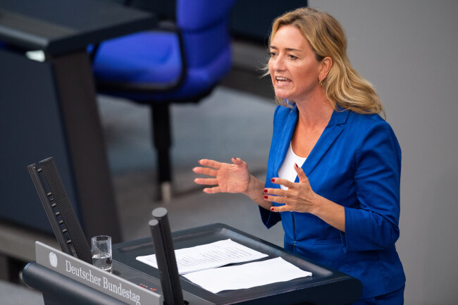 Wagenknecht-Nachfolge: Sächsische Abgeordnete Caren Lay will Chefin der ...