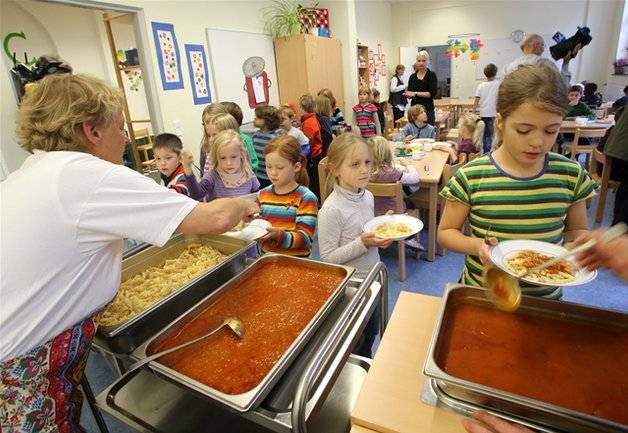 Qualitätsstandards sollen Essen in Schulkantinen verbessern | Freie ...