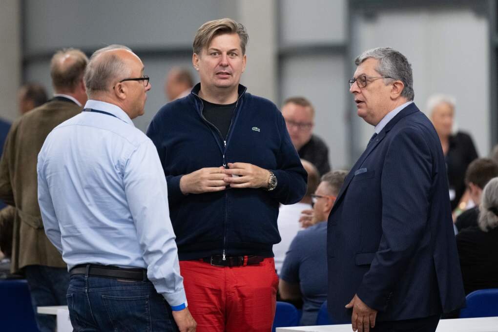 AfD-Politiker Krah auf TikTok: "Echte Männer sind rechts - dann klappts ...