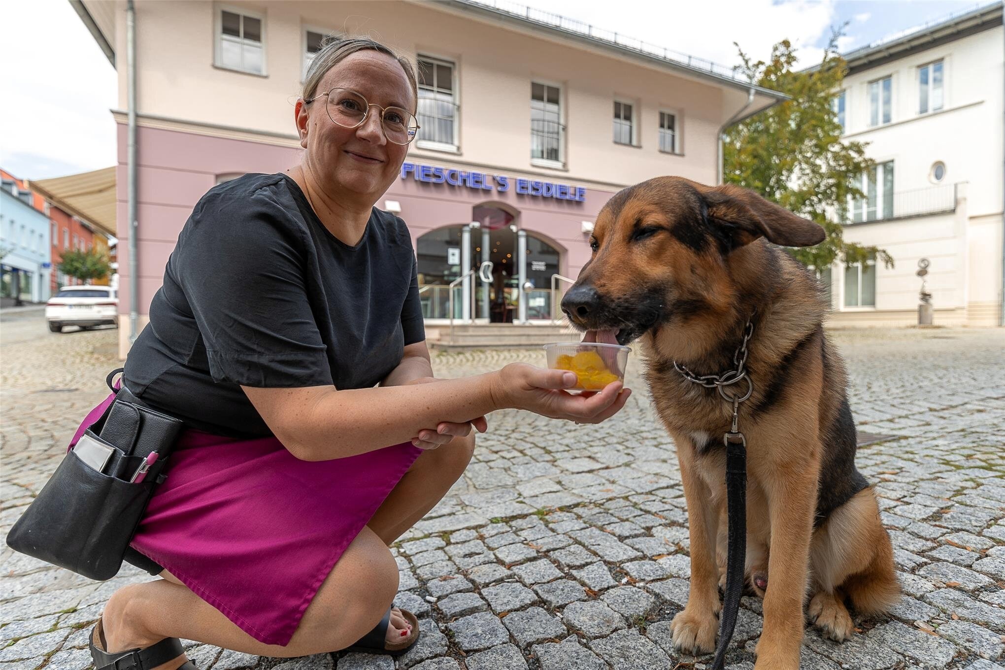 Auf den Hund gekommen: In dieser Treuener Eisdiele gibt es Eis für Vierbeiner