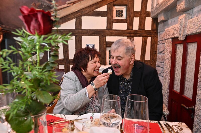„Bauer sucht Frau“-Traumpaar beim singenden Wirt in Taltitz: Bauer ...