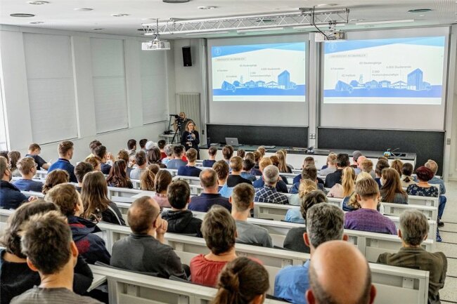 Campustag in Mittweida und Freiberg: Zwischen Robotik und TV-Show