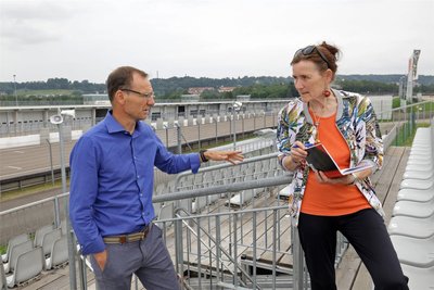Der Sachsenring bietet dem Motorsport beim MotoGP eine große Bühne ...