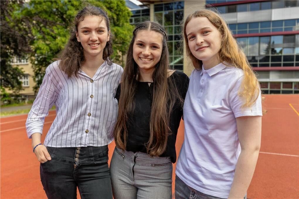 Die Einser-Mädchen aus dem Göltzschtal auf dem Weg zum Campus
