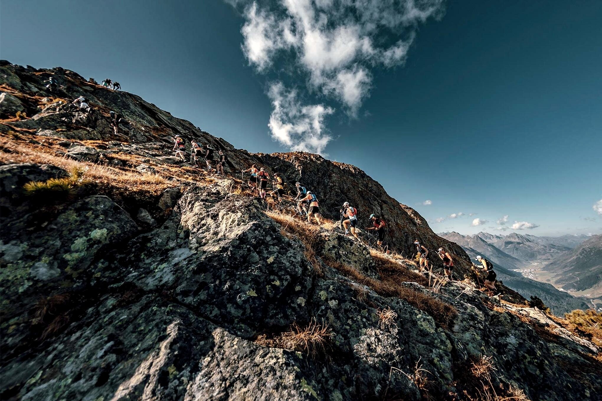 "Ein absoluter Traum": Vogtländer gewinnt "Transalpine Run" über die Alpen