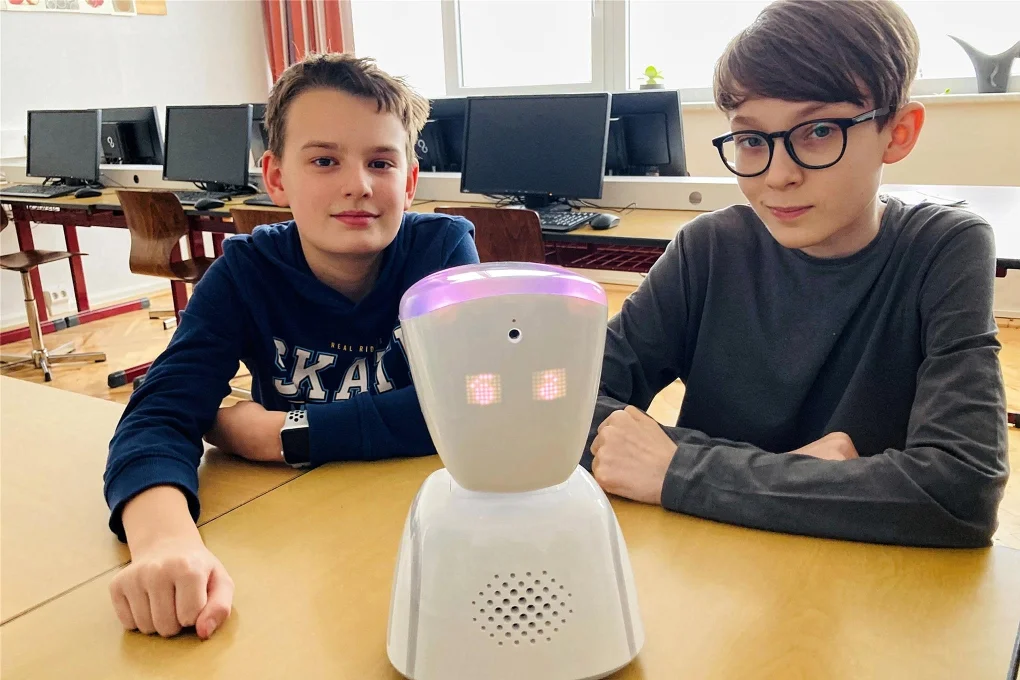 Ein Roboter im Klassenzimmer? Diese Schule im Erzgebirge ist einer der Vorreiter für die Avatar ...