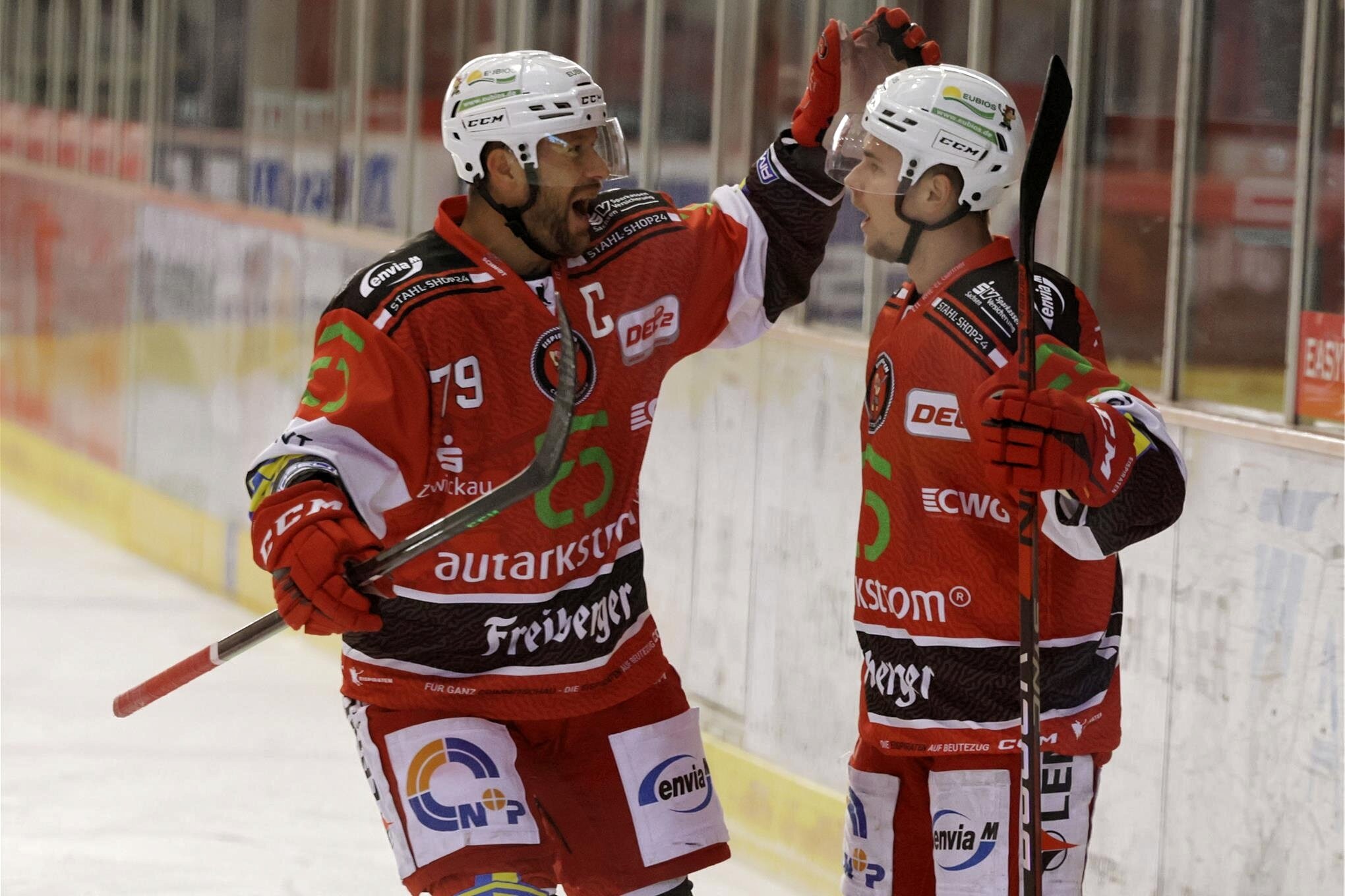 Ein Rohdiamant für die Eispiraten: Warum Trainer Jussi Tuores so große ...