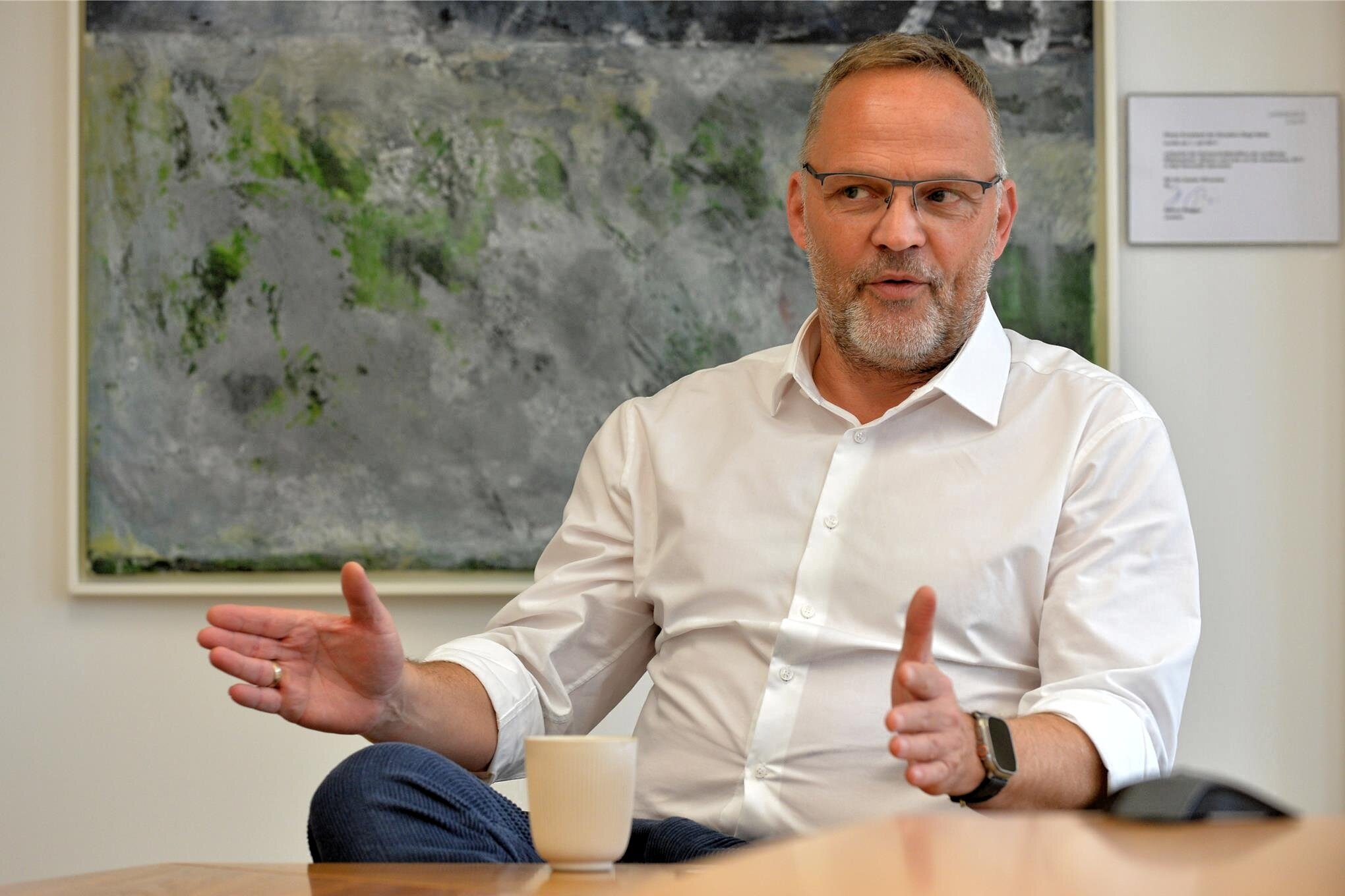 Elftklässler in Frankenberg fühlen Landrat Dirk Neubauer auf den Zahn