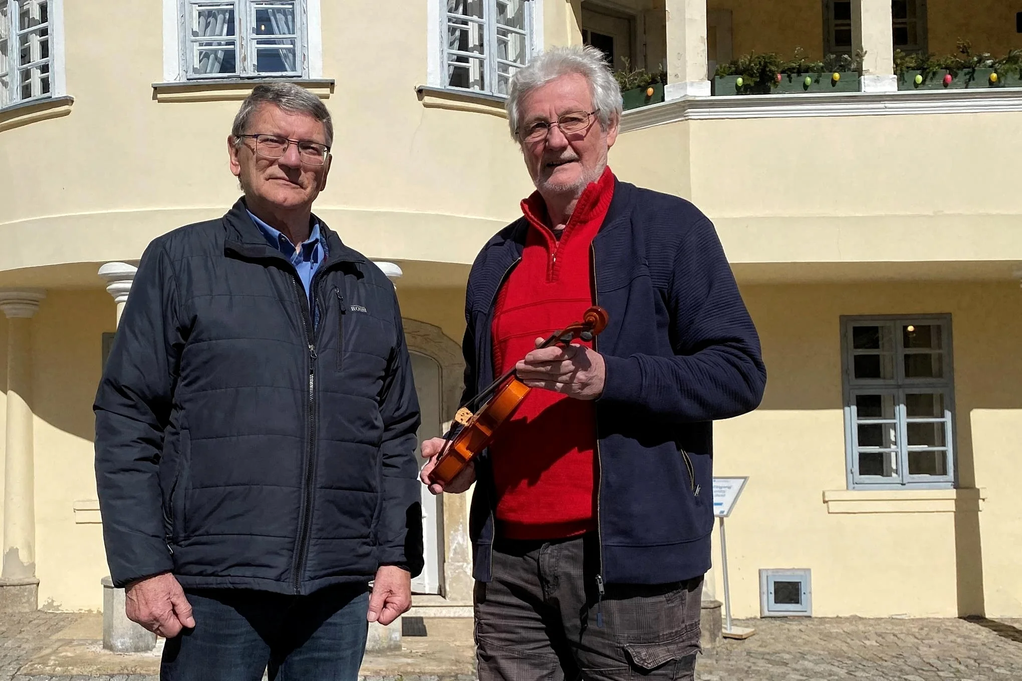 Enkel auf den Spuren seines Großvaters: Was den Erlbacher Geigenbaumeister Richard Spranger ...