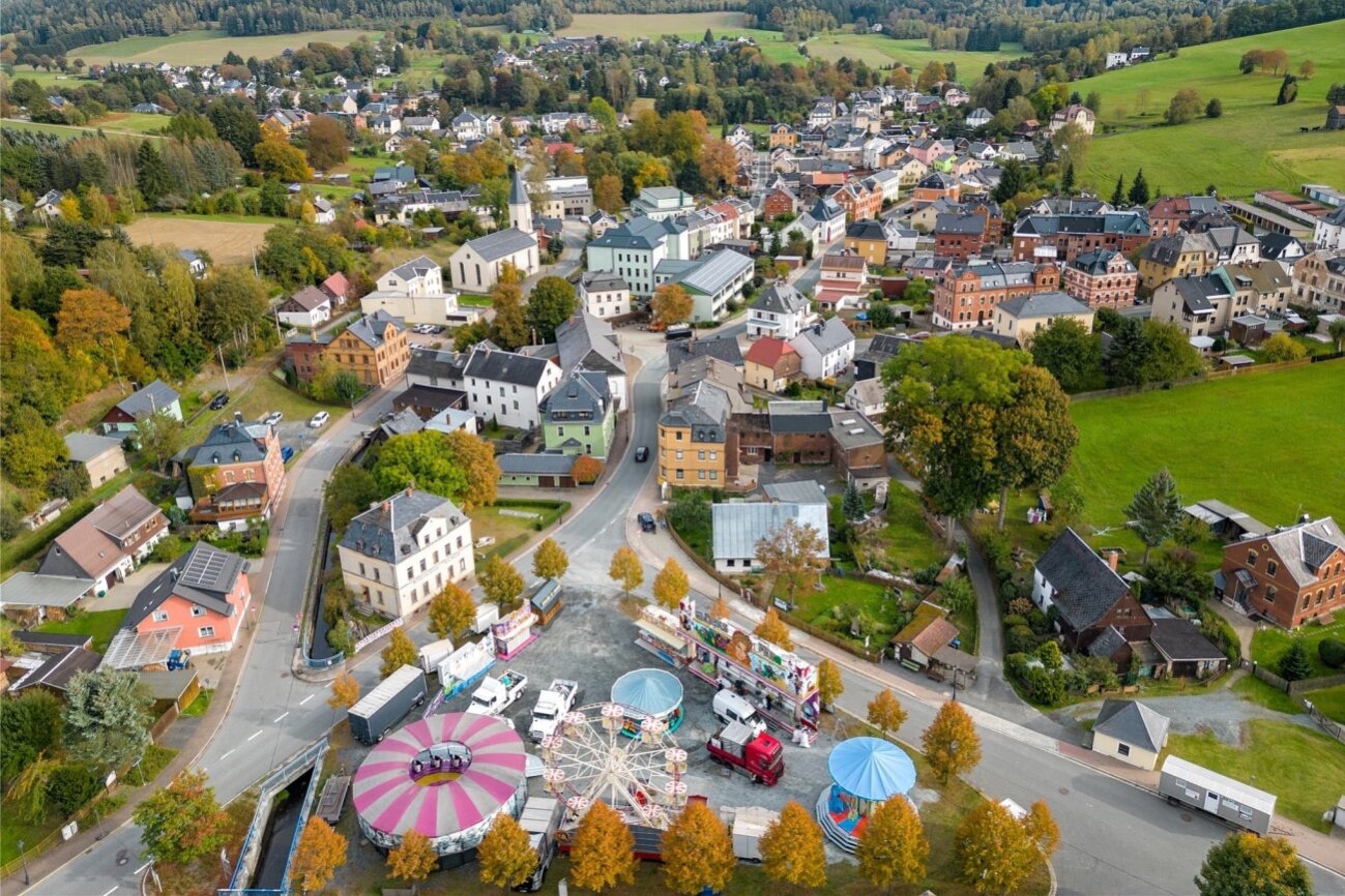 Erstmals seit vielen Jahren wieder mit Riesenrad: Erlbacher Kirwe ...