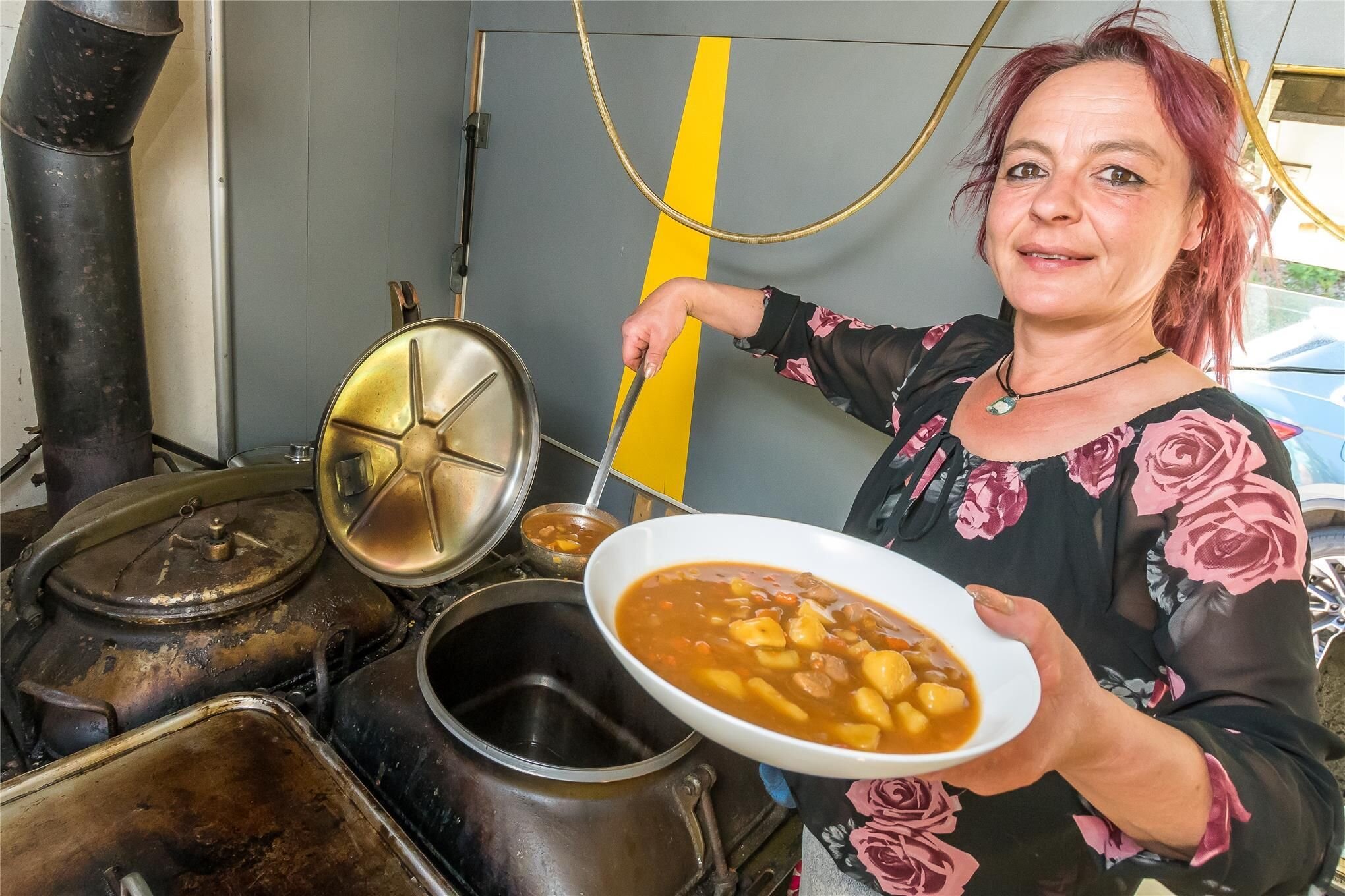 Erzgebirge: Wenn in der Gulaschkanone die Tannenzapfen brennen, gibt es ...