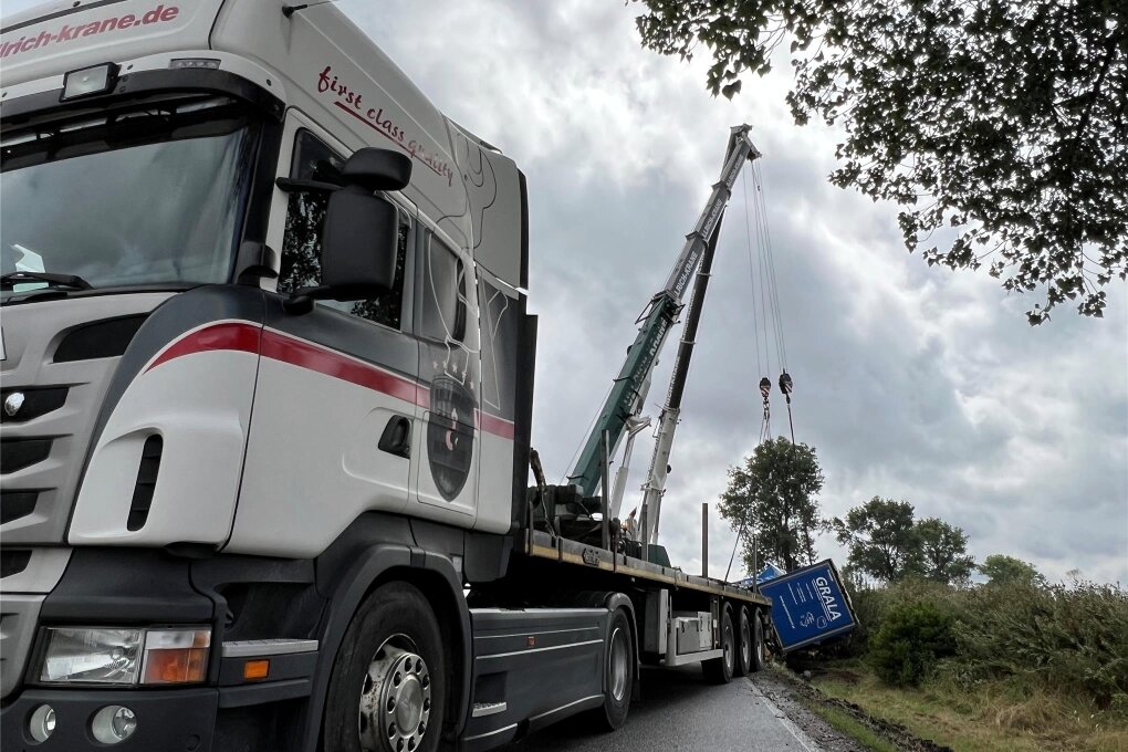 Frankenberg: Warum kippte der Laster von der B 169?