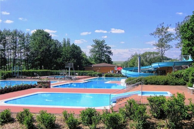 Freibad Pausa startet am Samstag verspätet in die Saison