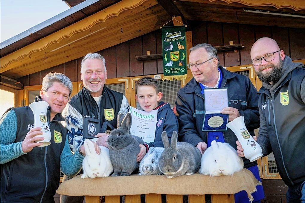 Für schöne Vierbeiner geehrt: Kaninchenzüchter aus Dorfchemnitz räumen ...