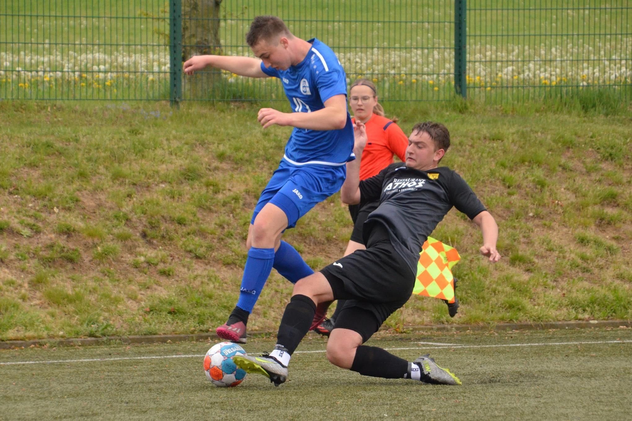 Fußball: Großrückerswalde rückt Spitzentrio in der Erzgebirgsliga auf ...