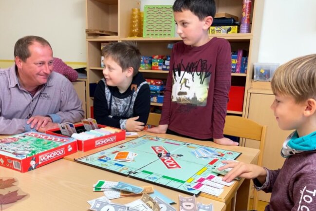 Fußballtrainer und Ex-Zeitsoldat: Das sind die Erzieher im Hort "Elsa ...