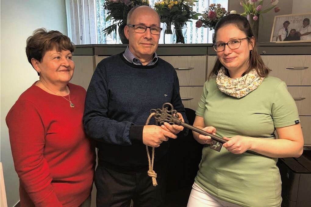 Generationswechsel geglückt: Junge Fachärztin übernimmt Freiberger ...