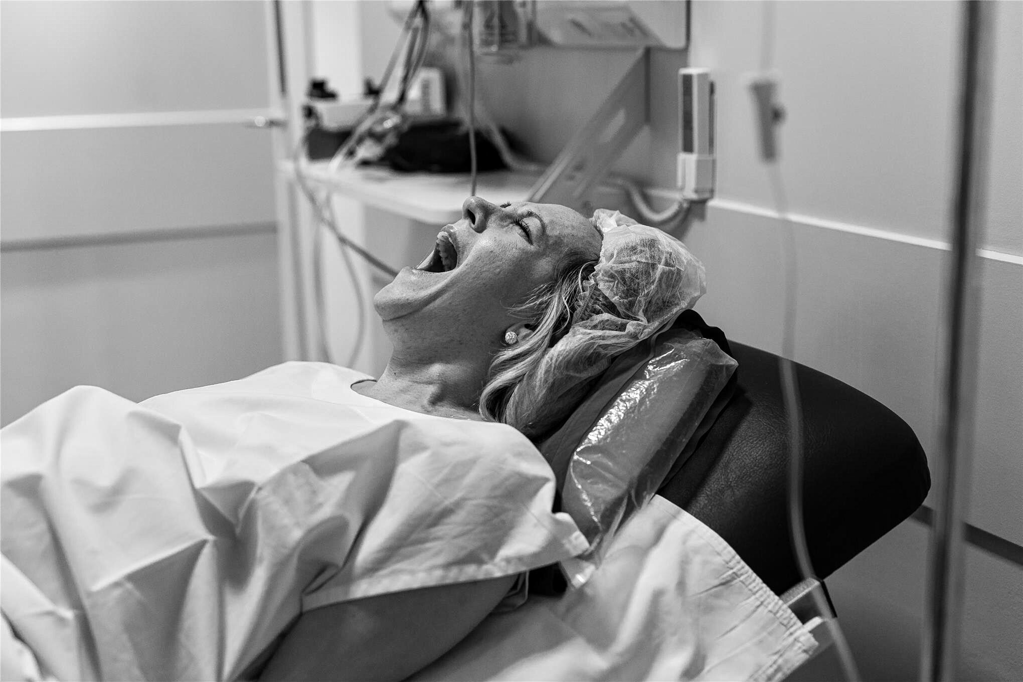 Gewalt im Kreißsaal – zwei Frauen sprechen über die Realität