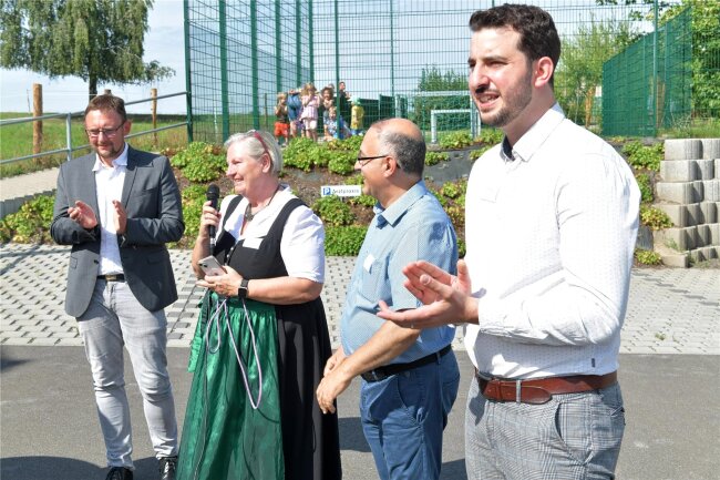 Großschirma: Hausarztpraxis feierlich eingeweiht