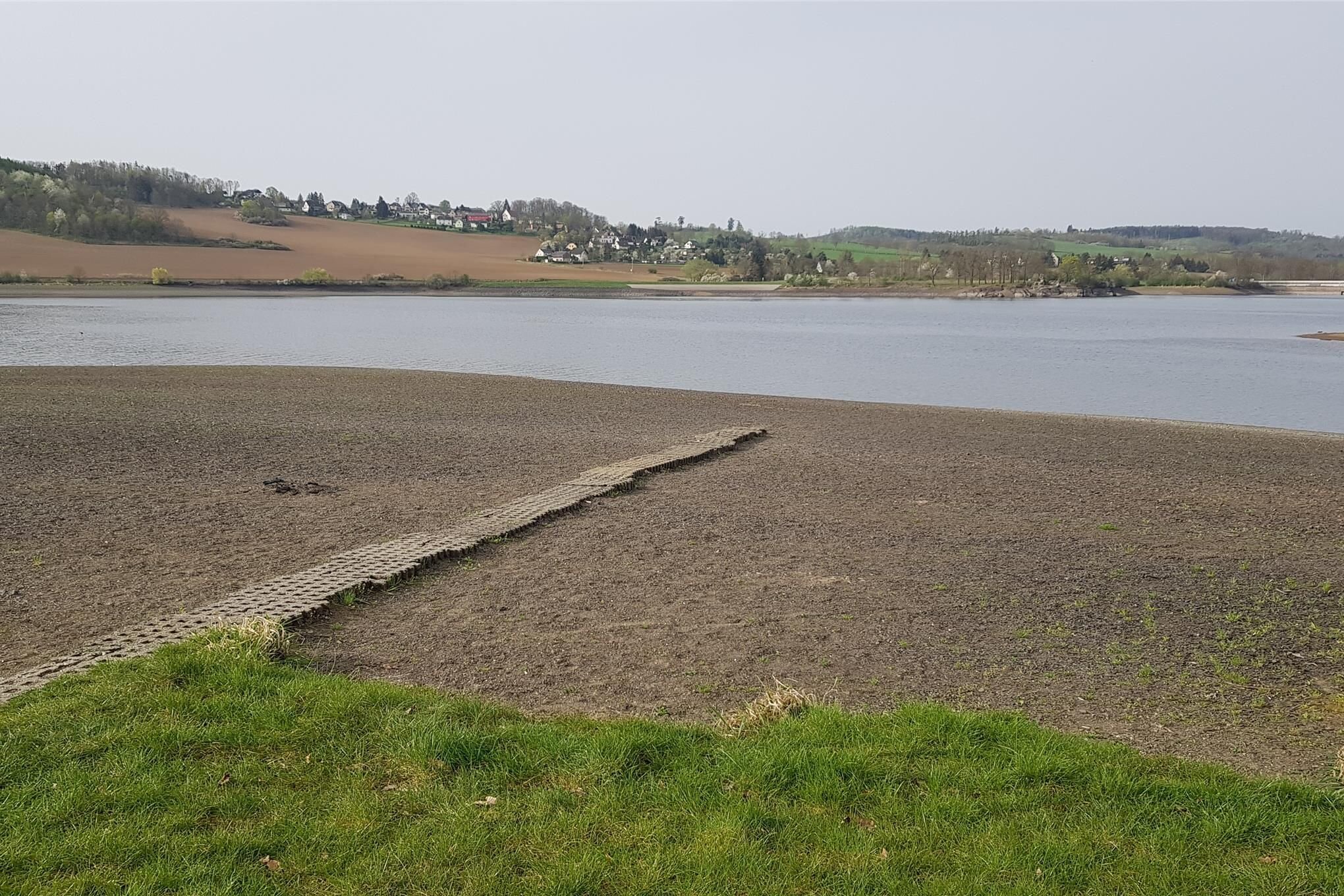 Halbleere Talsperre Pirk: Gibt es noch eine Chance auf mehr Wasser in ...