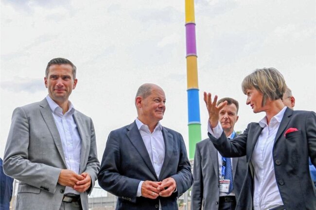 Hallo, Herr Bundeskanzler! Was Menschen aus Chemnitz Olaf Scholz fragen ...