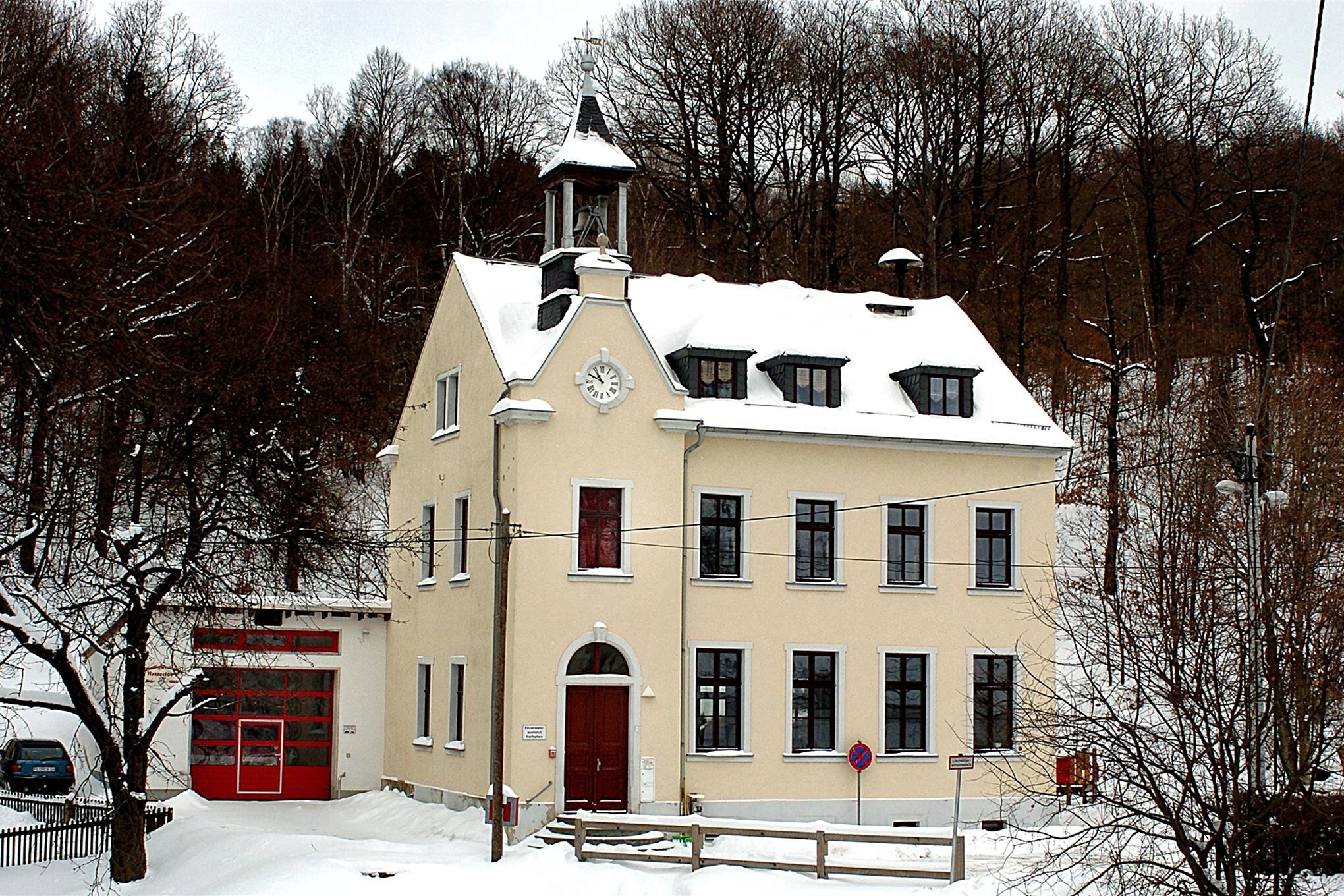 Hausdorf: Mieter wollte in Wohnung über der Feuerwehr in Hausdorf ziehen - doch dann sah er den ...