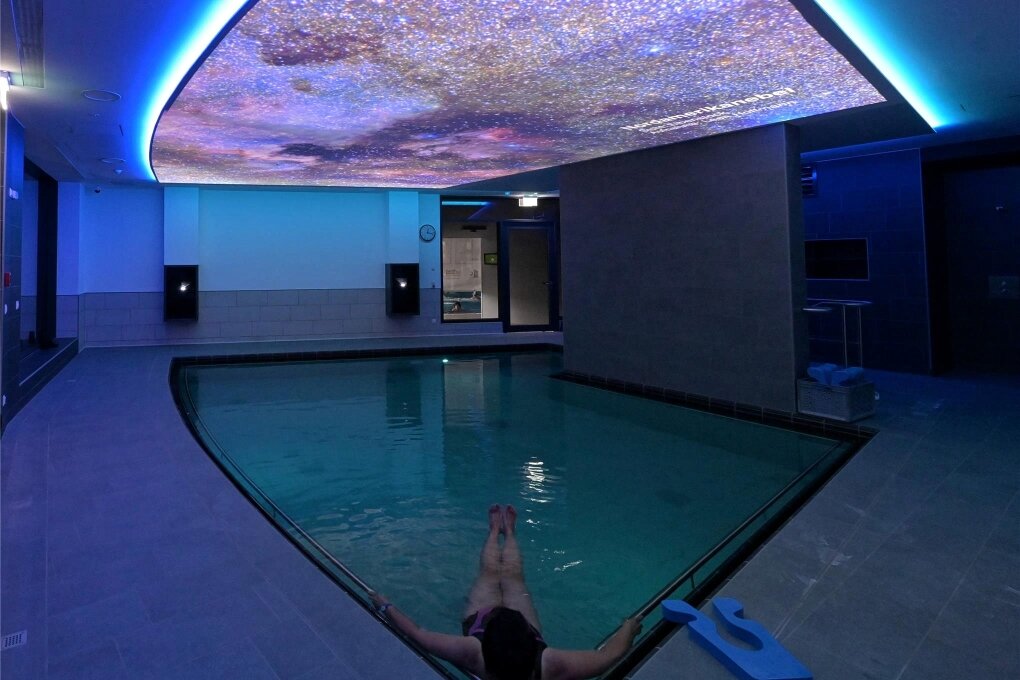 „Ich schwebe im Solebecken“ – Die neue Attraktion im Kurbad Actinon in ...