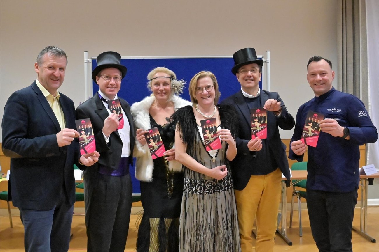 Im Charlestonkleid zum Ball: Philharmoniker und Stadt Aue laden zur ...