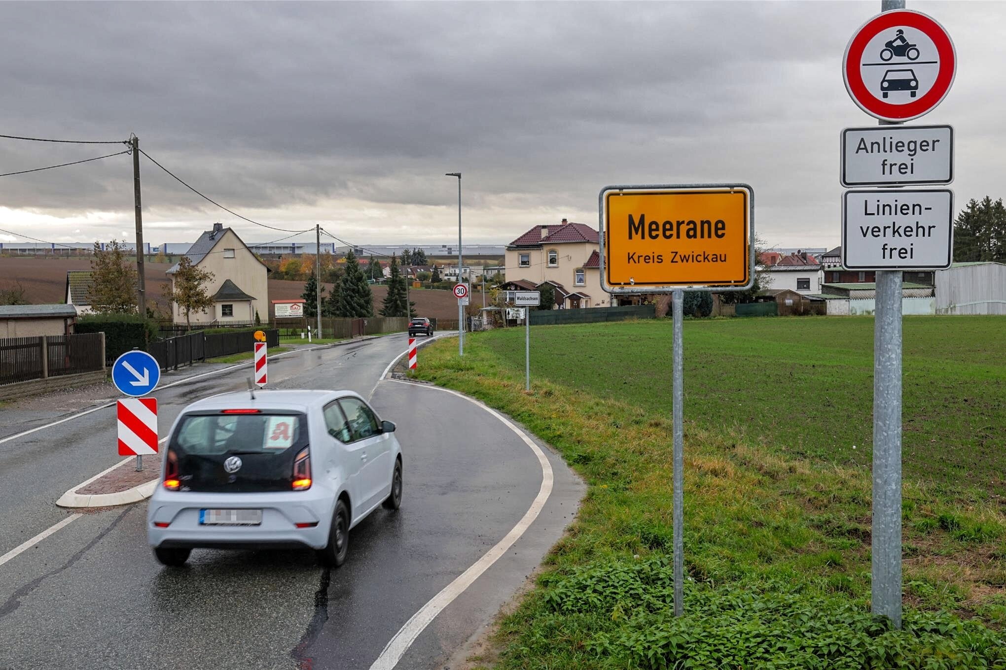 Irrer Plan für Verkehrsberuhigung in Meerane-Waldsachsen: Hauptstraße wird so schmal, dass Autos ...