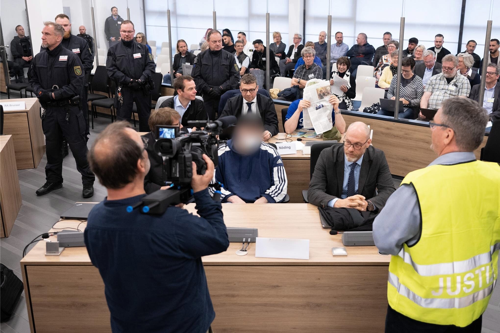 Juwelenraub im Grünen Gewölbe: Sachsen soll Millionen-Honorar an Remmo ...