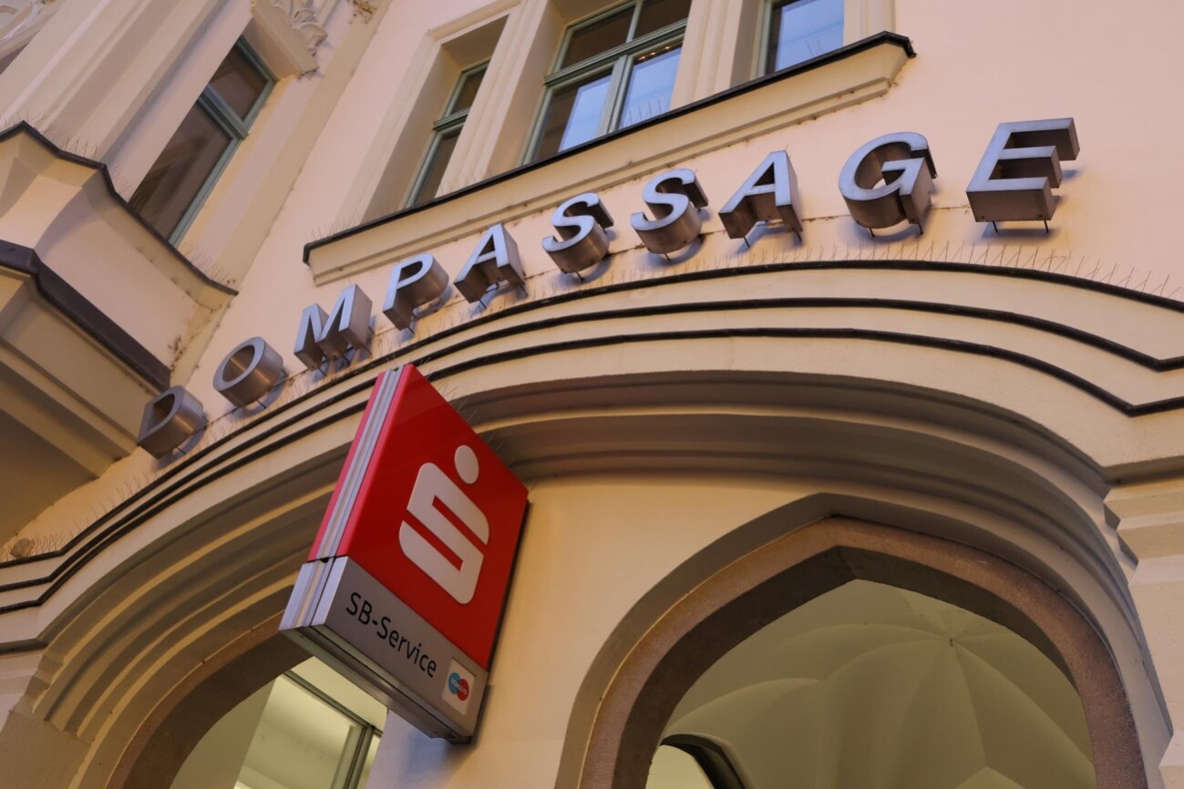 Keine weiteren Schließungen: Sparkasse Zwickau investiert sogar in ihre ...