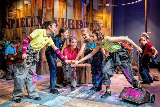 Kinderoper "Brunibár" hat in Chemnitz Premiere: Kinder singen über Kraft der Freundschaft ...