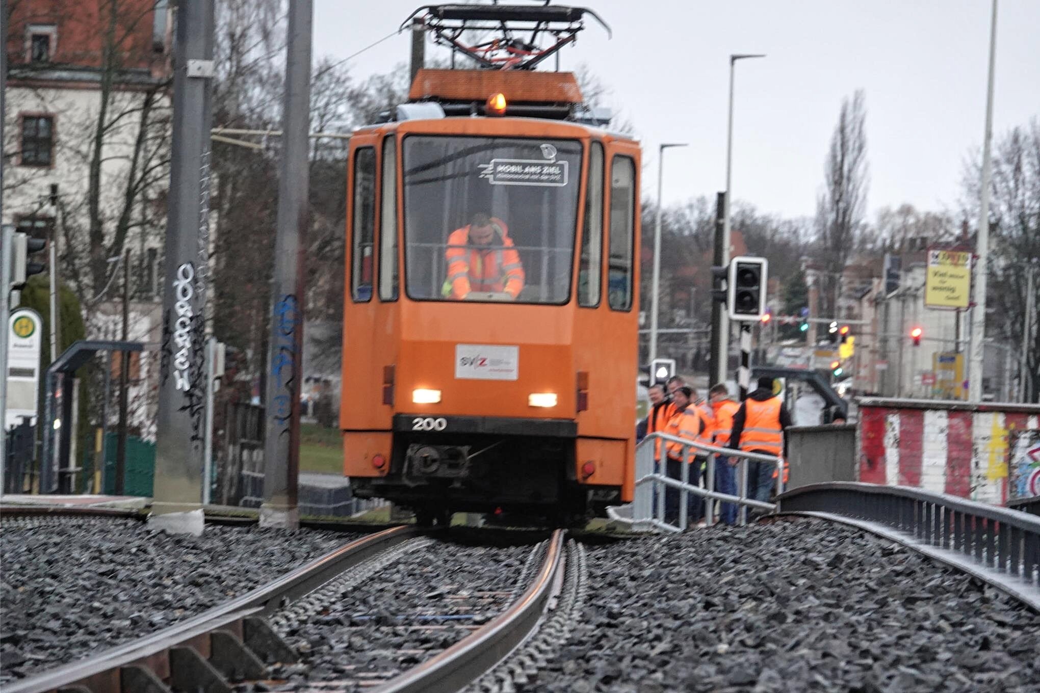 Linie 3 fährt auf neuen Gleisen: Bauarbeiten bei Zwickauer Straßenbahn ...