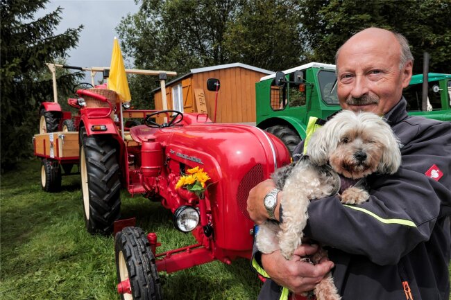 Mit dem Porsche-Diesel-Traktor zum Oldtimertreffen: Erzgebirger reist ...