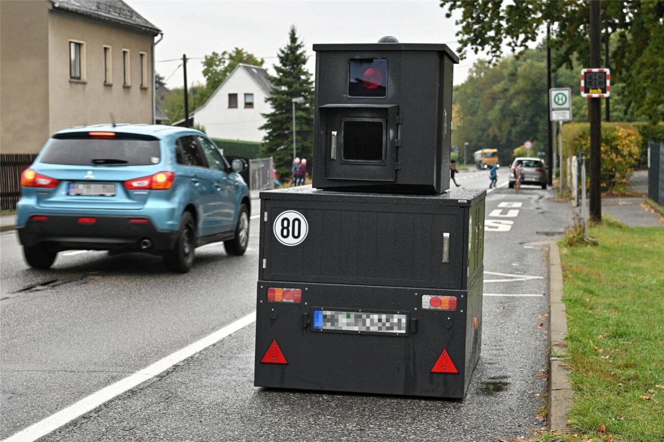 Mobiles Blitzgerät in Mittelsachsen tarnt sich als Anhänger