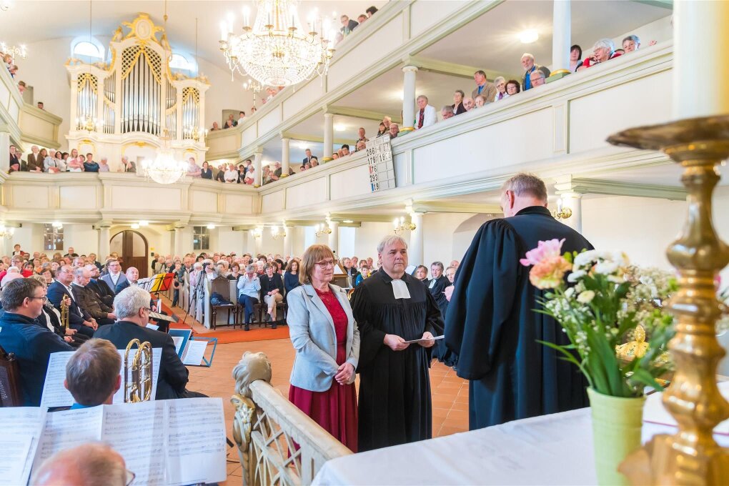 Nach 38 Dienstjahren in Oberneuschönberg: Pfarrer Stephan Klotz in den Ruhestand verabschiedet