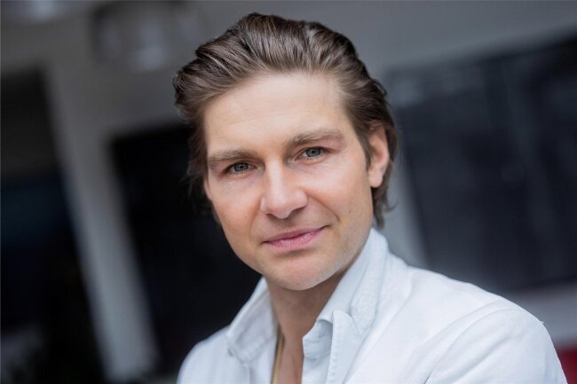 Nach Instagram-Fotos mit Rechten: Jeremy Fragrance verliert ...