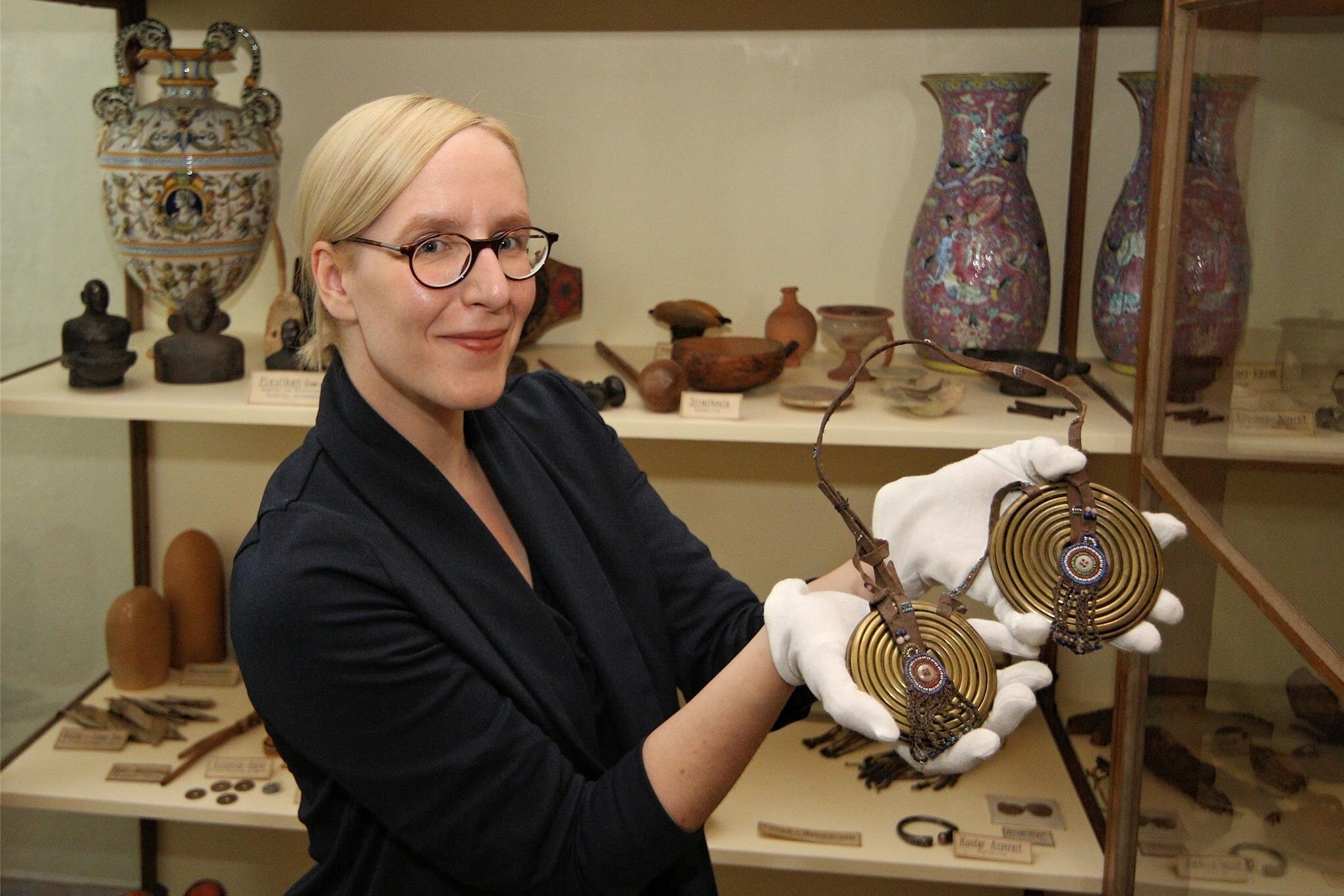 Neues Buch „Wunderkammer Waldenburg“ zeigt Sammlung des Museums ...