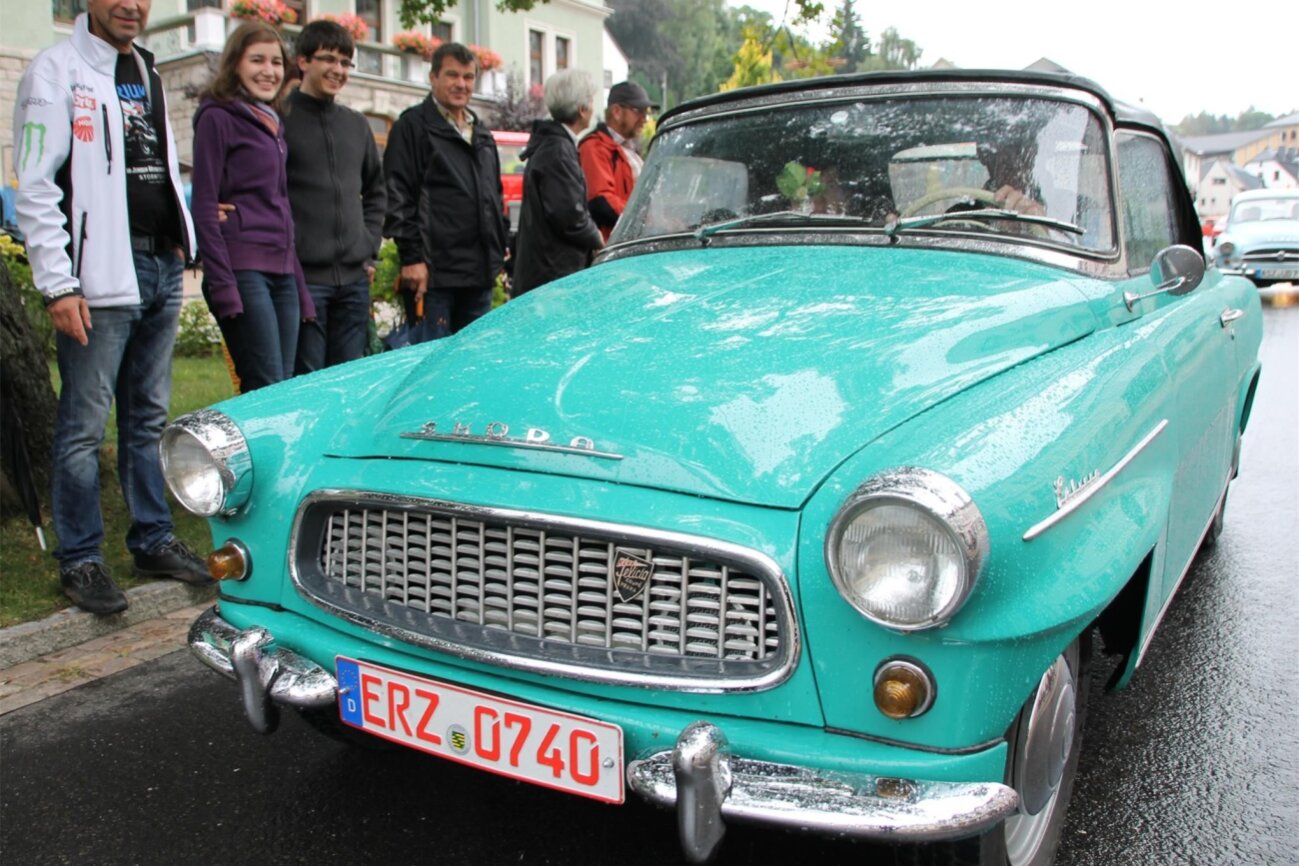 Oldtimer am Samstag auf großer Ausfahrt durchs obere Vogtland