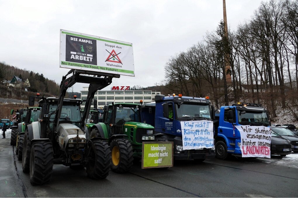 Protest im Erzgebirge am Montag: Fahrzeugkorso unterwegs - Landrat bei ...