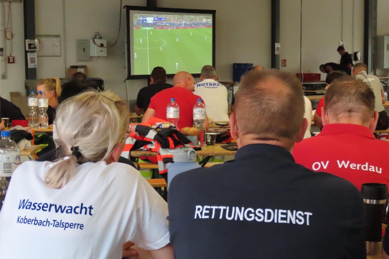 Public Viewing mal anders: DRK-Team aus dem Zwickauer Land im Einsatz bei der Fußball-EM in Leipzig