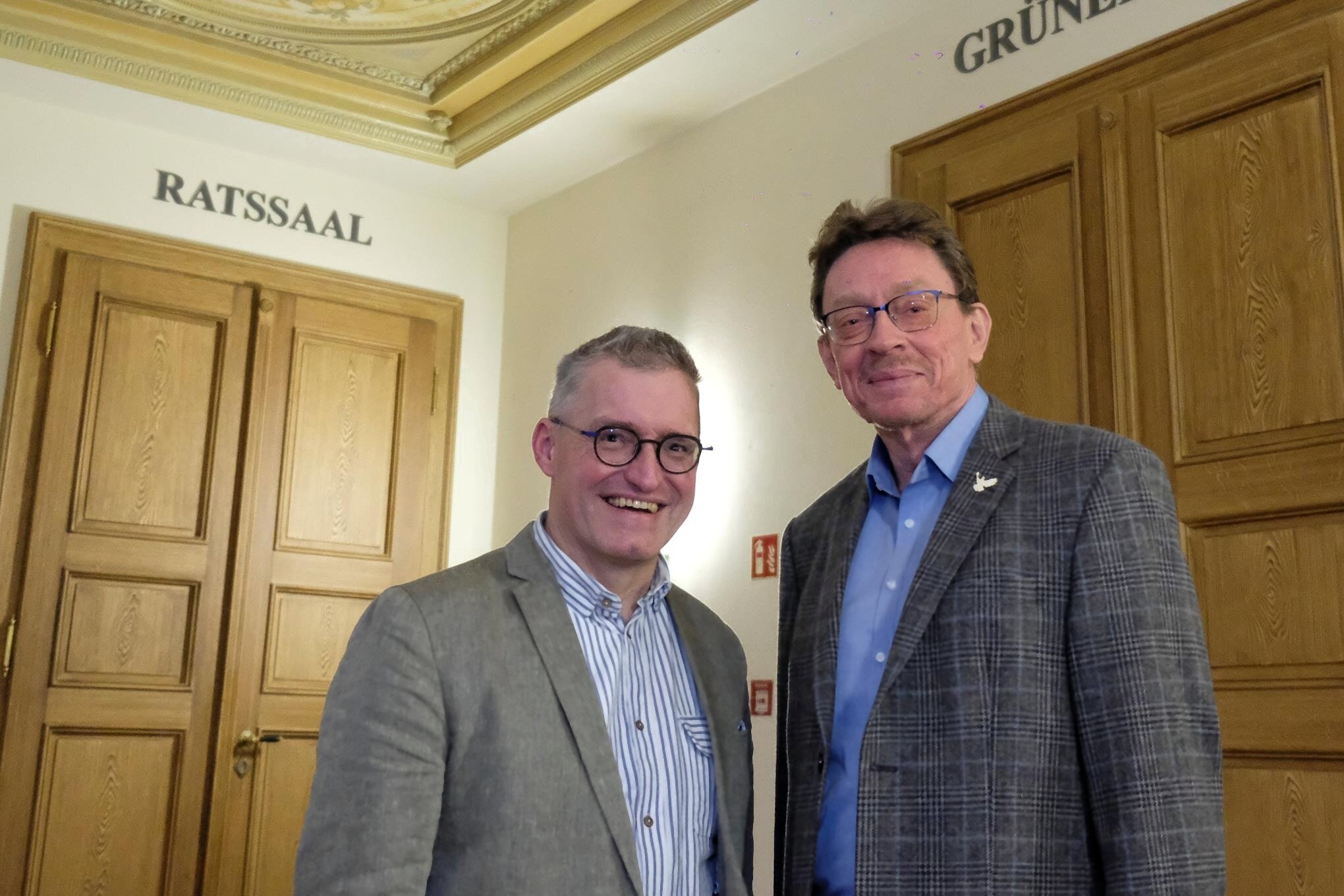 Reichenbach: Warum der OB und sein neuer Büroleiter ein Herz und eine ...