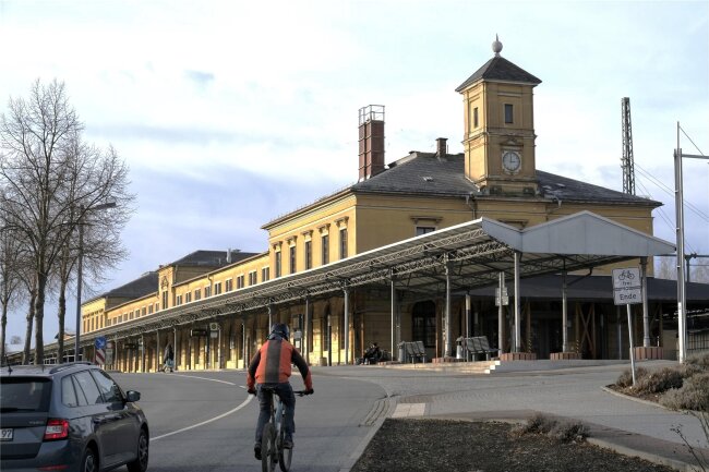 Reichenbacher Bahnhof kommt unter den Hammer