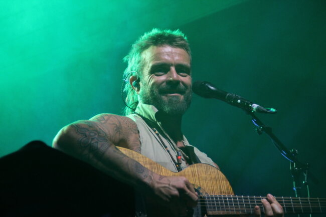 Sakraler Budenzauber mit Xavier Rudd in Leipzig