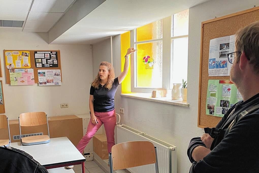 Schimmel, offene Kabel, fehlende Fluchtwege: Jugendliche machen auf ...