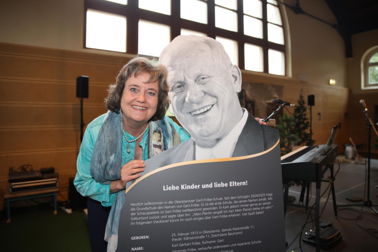 Sogar Goldfingers Tochter war da: Zwickau hat jetzt erste Gert-Fröbe ...