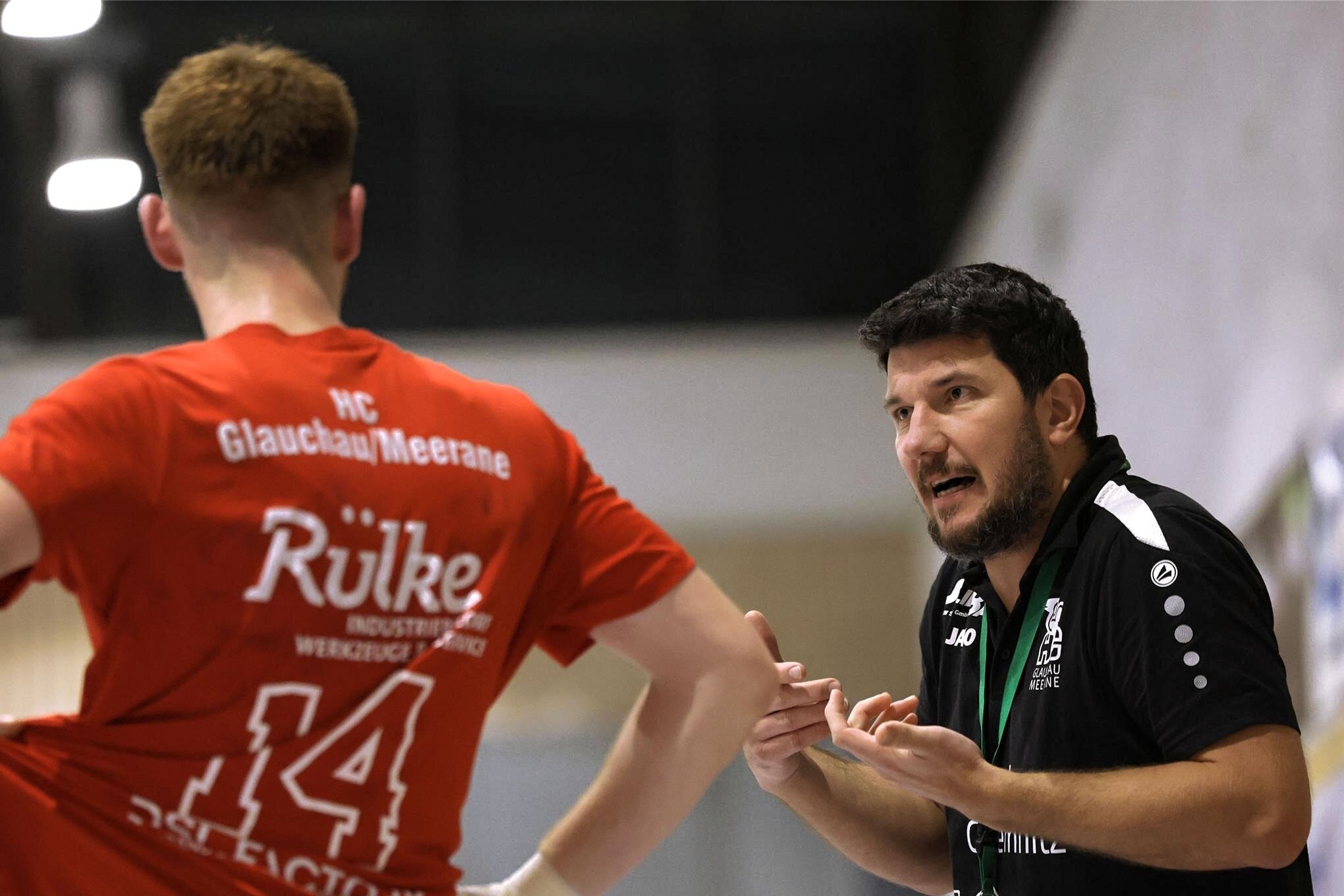 Startprobleme, Abwehrlücken und Flaute beim Torjäger: Warum der HC ...