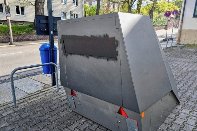 Super-Blitzer in Chemnitz mit Farbe besprüht