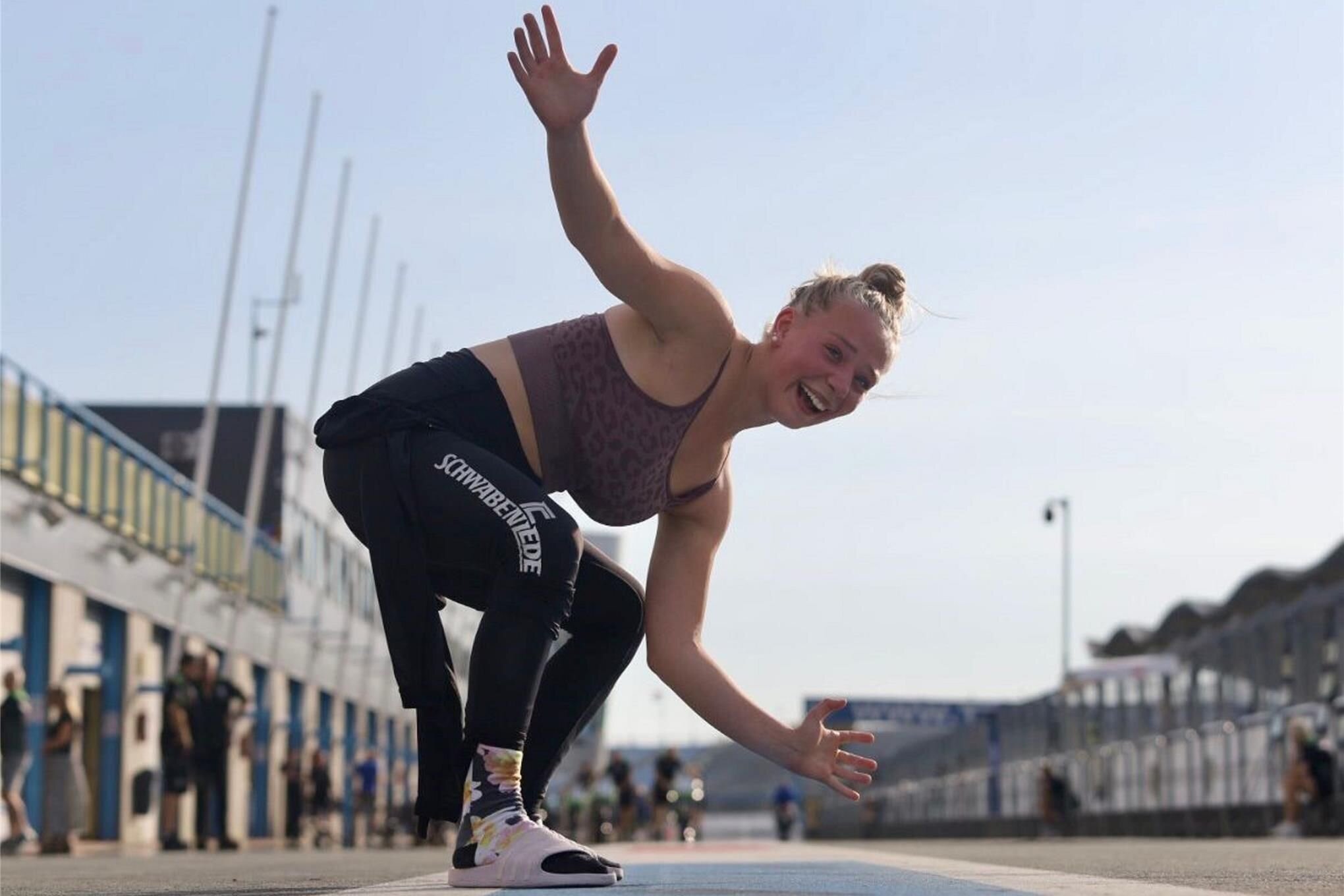Teil 2 der Weltmeisterschaft führt Rennfahrerin Lucy Michel auf die Insel